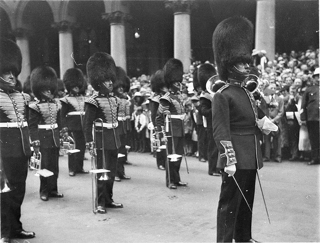 History Of The Grenadiers - Late Warfare - About History